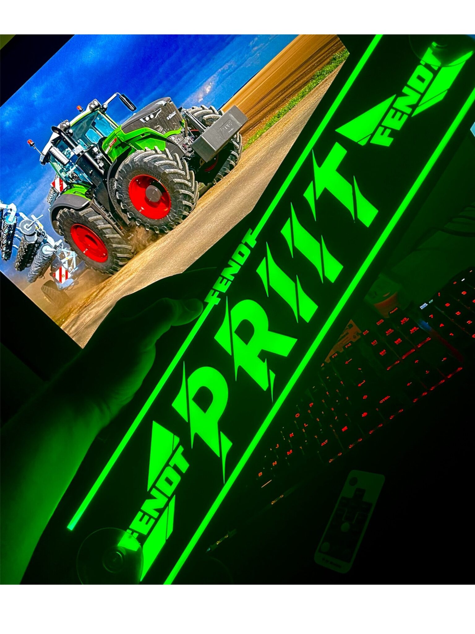 MÄRGIPOISS | Nimesildid.ee Autojuhi nimesildid ja tite sildid